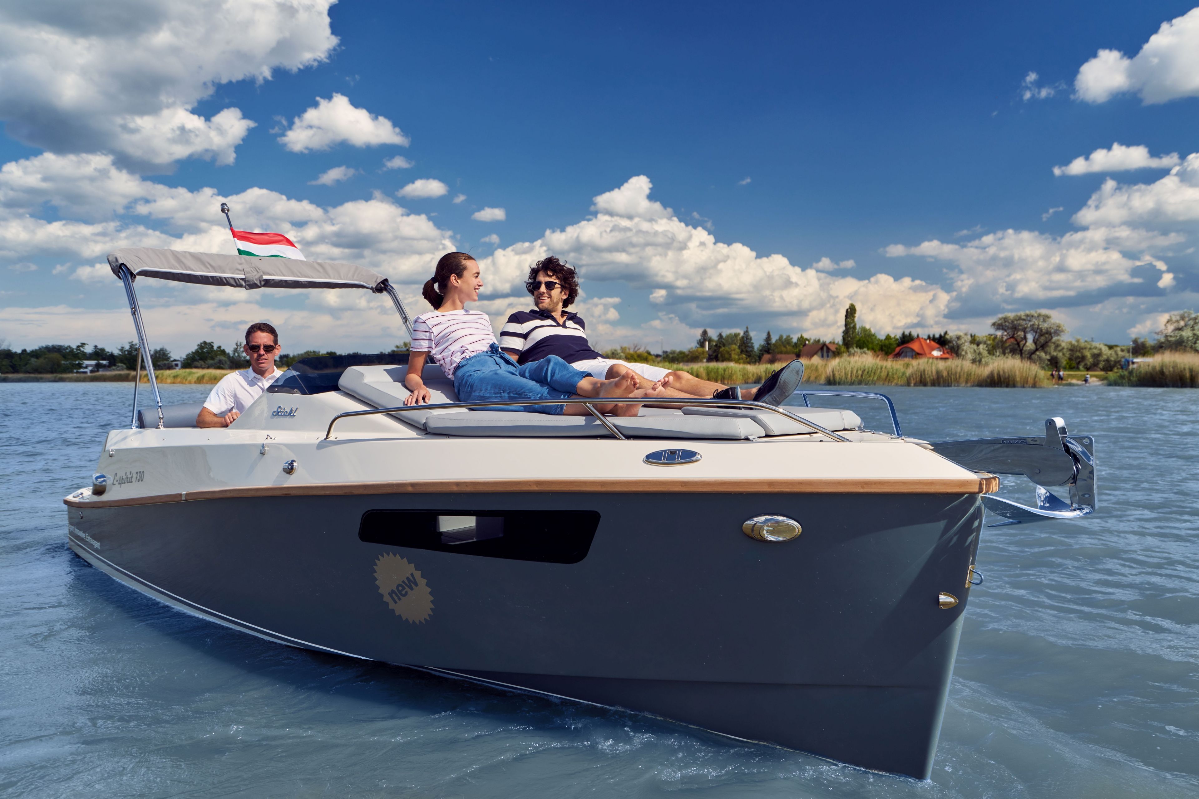PureVolt Yachts - praktische Elektroboote mit Kabine
